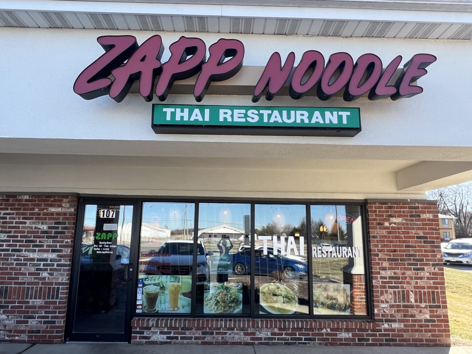 #1 Zapp Noodle Thai Restaurant - O'Fallon, Illinois - Best Thai